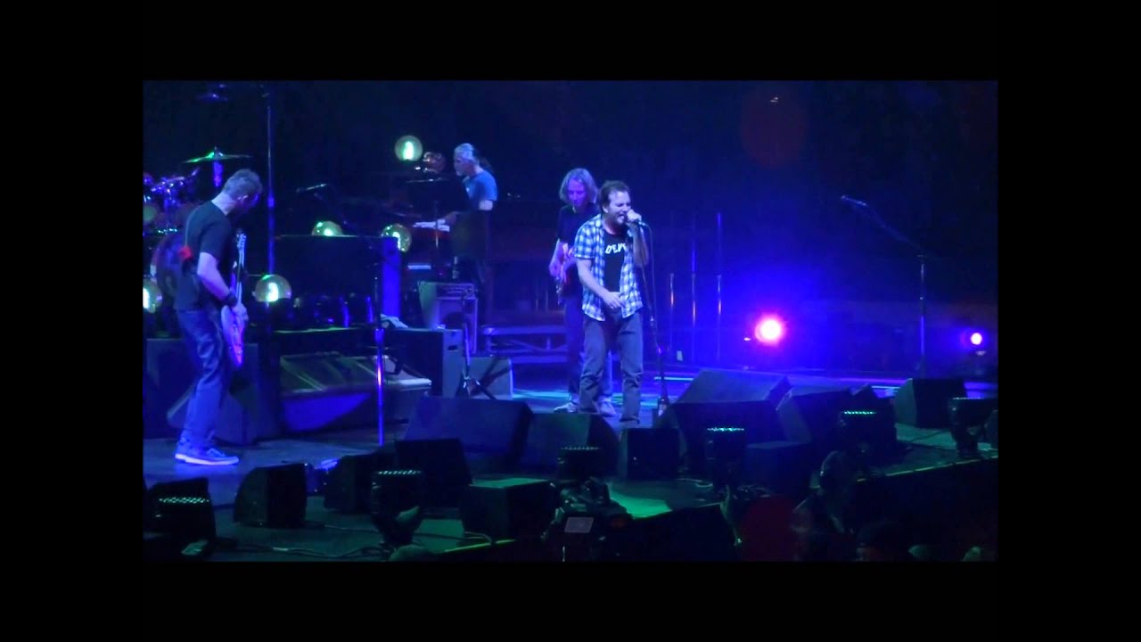 Chloe Dancer Crown of Thorns - Pearl Jam Hartford 2013 - YouTube