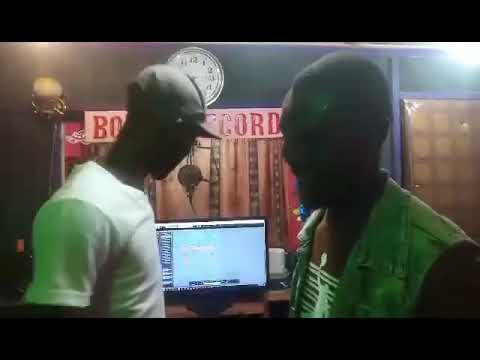 De-Rio V. Wolo, cooking something tasty for his fans. Stay tuned🔥🔥🔥🔥