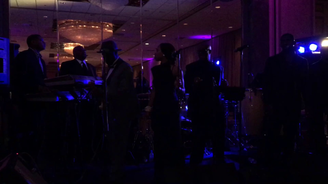 TEAM FAMILIAR LIVE @MARTIN CROSSWINDS - YouTube