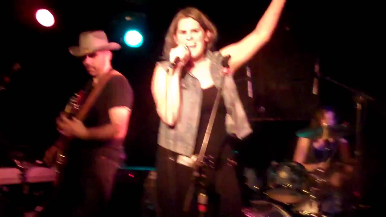 Colonel Angus - Highway to Hell/Girls Got Rhythm - YouTube