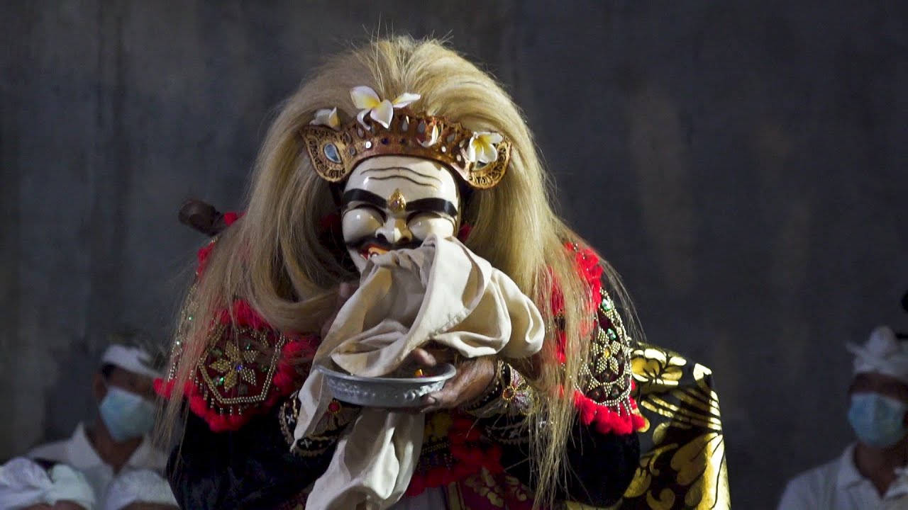 Topeng Sida Karya || Pura Puseh Dukuh Krobokan - YouTube