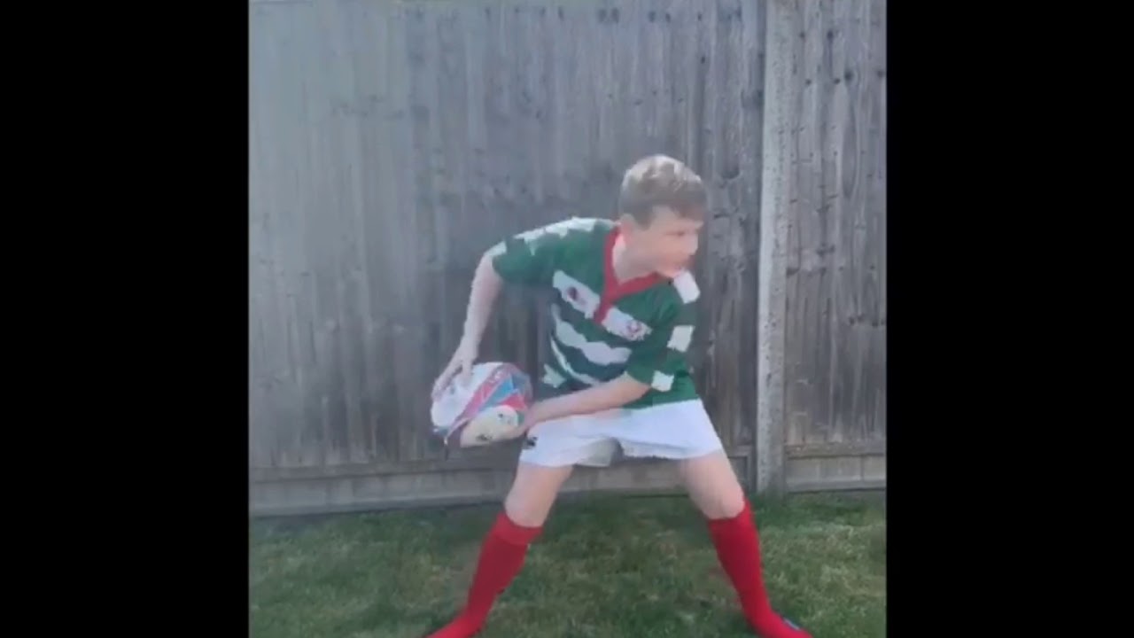 U8 , U10 & El Staggo take on passing challenge - YouTube