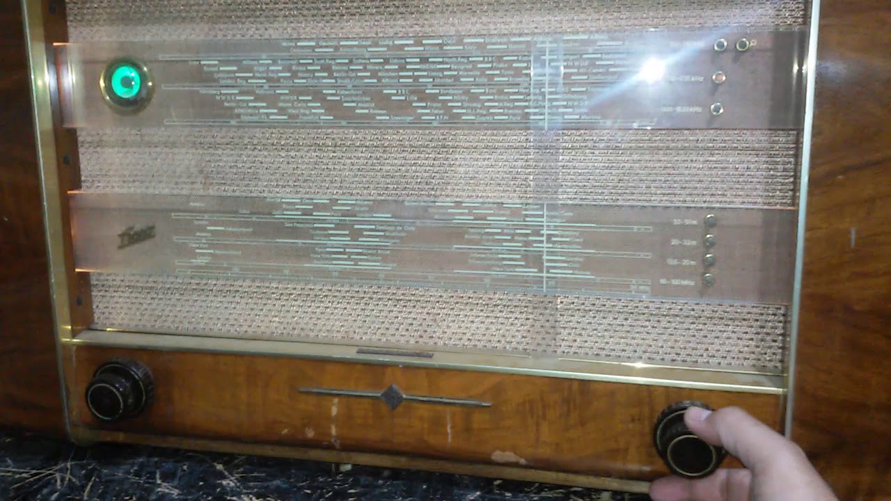 Very old tube radio telefunken T5000 - YouTube