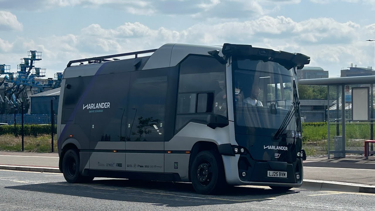 Harlander eVersum eShuttle LJ25 BVM seen in Hamilton Road on Test Drive ...