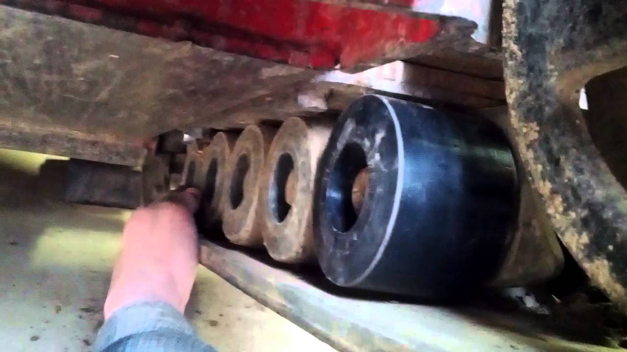 Bad boogie wheels on Dingo Tx425 - YouTube