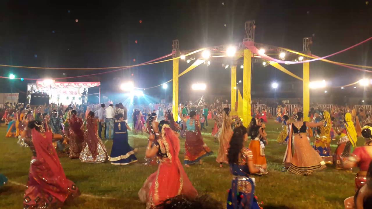 Best Garba groups dance.. performance..plz watching - YouTube