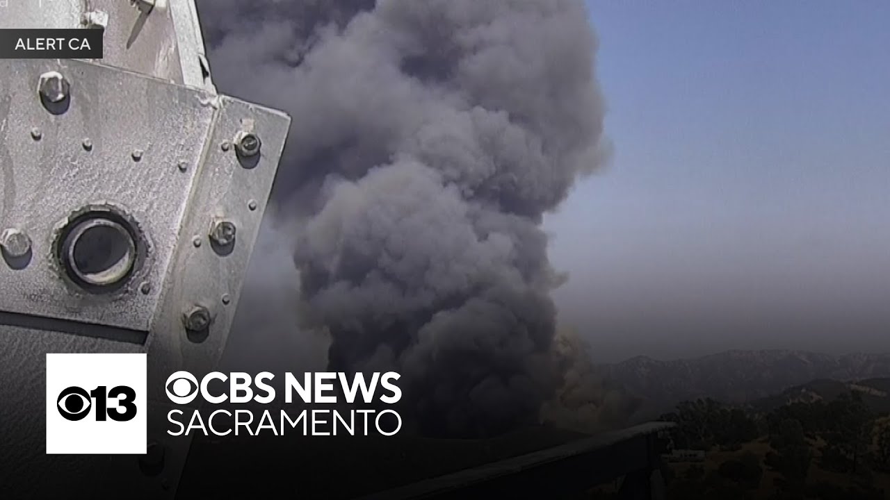 Ridge Fire burns 2,300 acres, 10% contained - YouTube