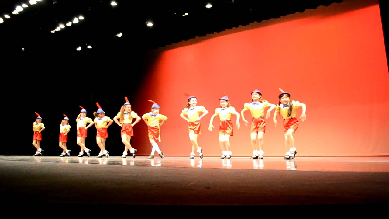 Pinocchio dance : Amelie Or - YouTube