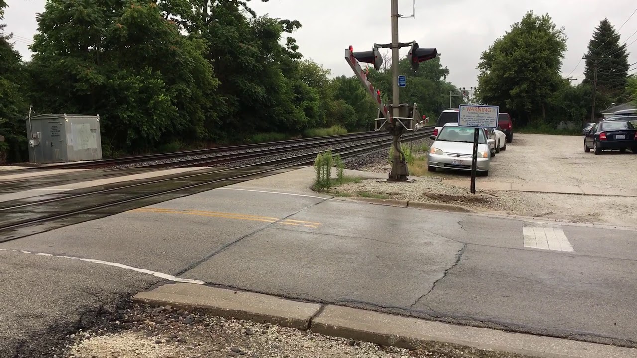 Outbound Metra 185 Express Passing Riverside IL - YouTube
