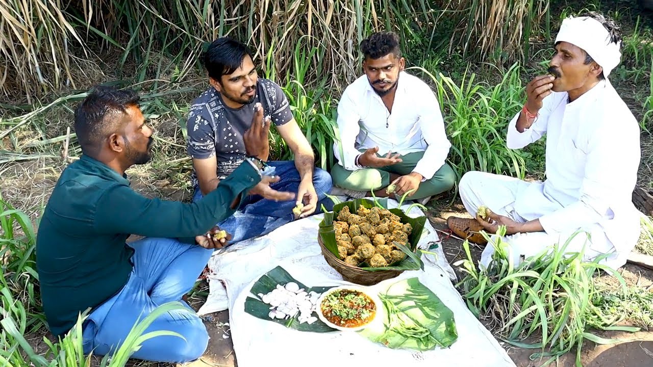 ટેસ્ટી ભજીયા | Delicious Gota Cooking In Village | Bhajiya Street Food ...