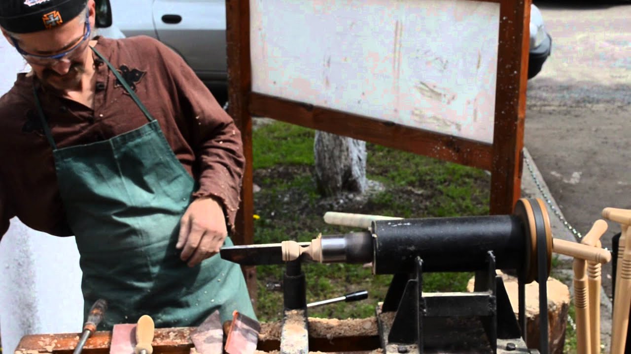 Almasi Janos - strungar in lemn - YouTube