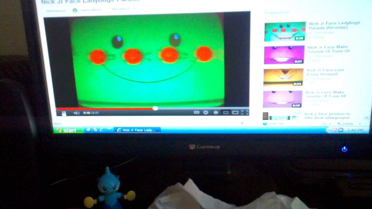 Nick jr face watches at ladybugs parade HQ - YouTube