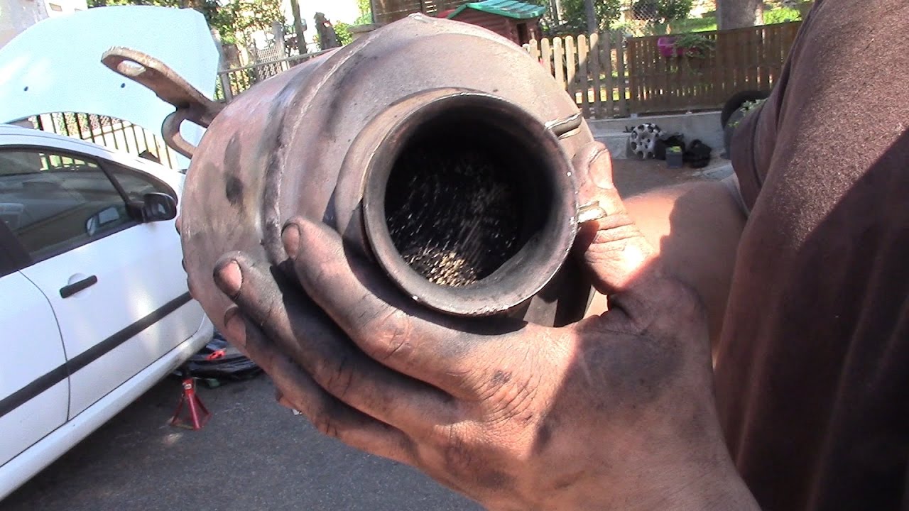 Catalyseur détruit qui bouche l'échappement = perte de puissance ...