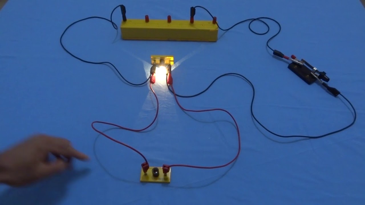 The properties of a parallel circuit - YouTube