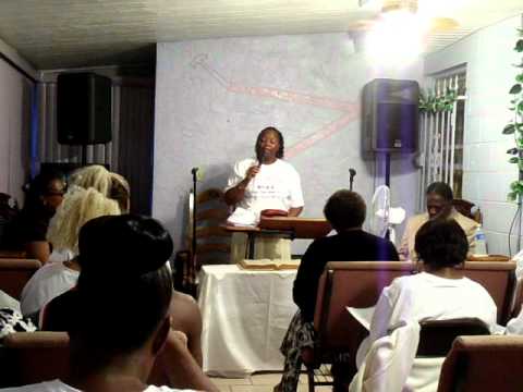 PROPHETESS VALARIE WRIGHT QUEEN HOUSEOF MINISTRY JULY 11 2011 ...
