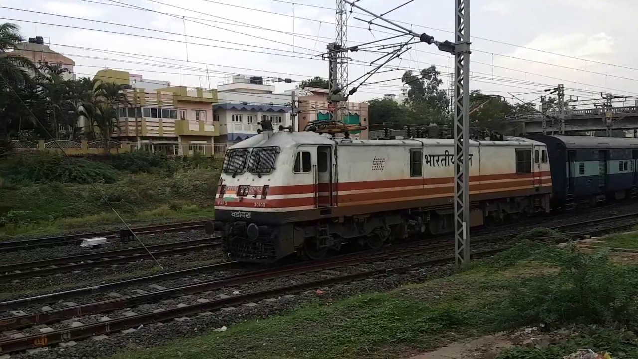 Accelerating 19061 Bandra Ramnagar Express Departing From Dahod Station ...
