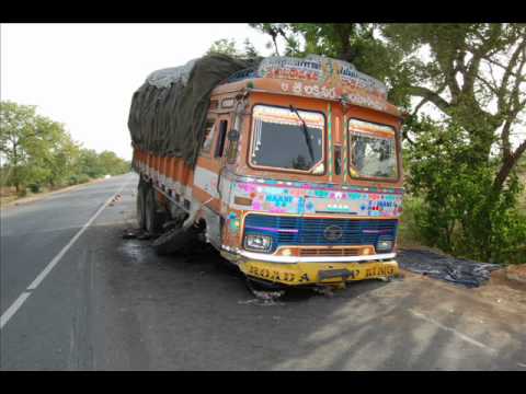 Toyota Innova accident at medak district 24-06-2010 - YouTube
