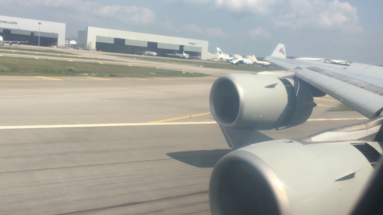 Qatar Airways Airbus A340-600 (pencil) landing at Kuala Lumpur ...