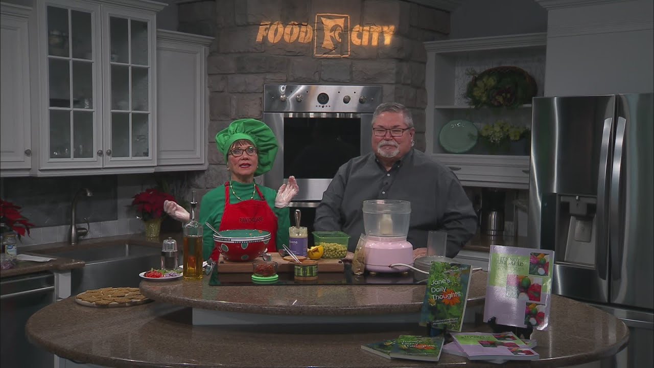 Making hummus with Raw Chef Jane - YouTube