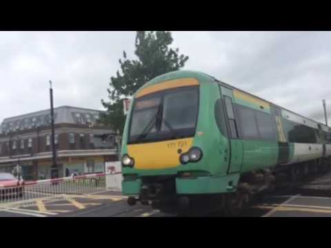 Polegate station level crossing in East Sussex - YouTube