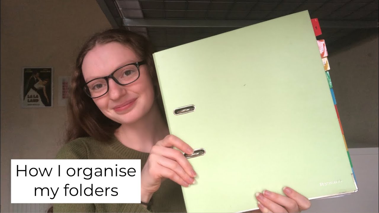 How I organise my folders and notes at A Level - YouTube