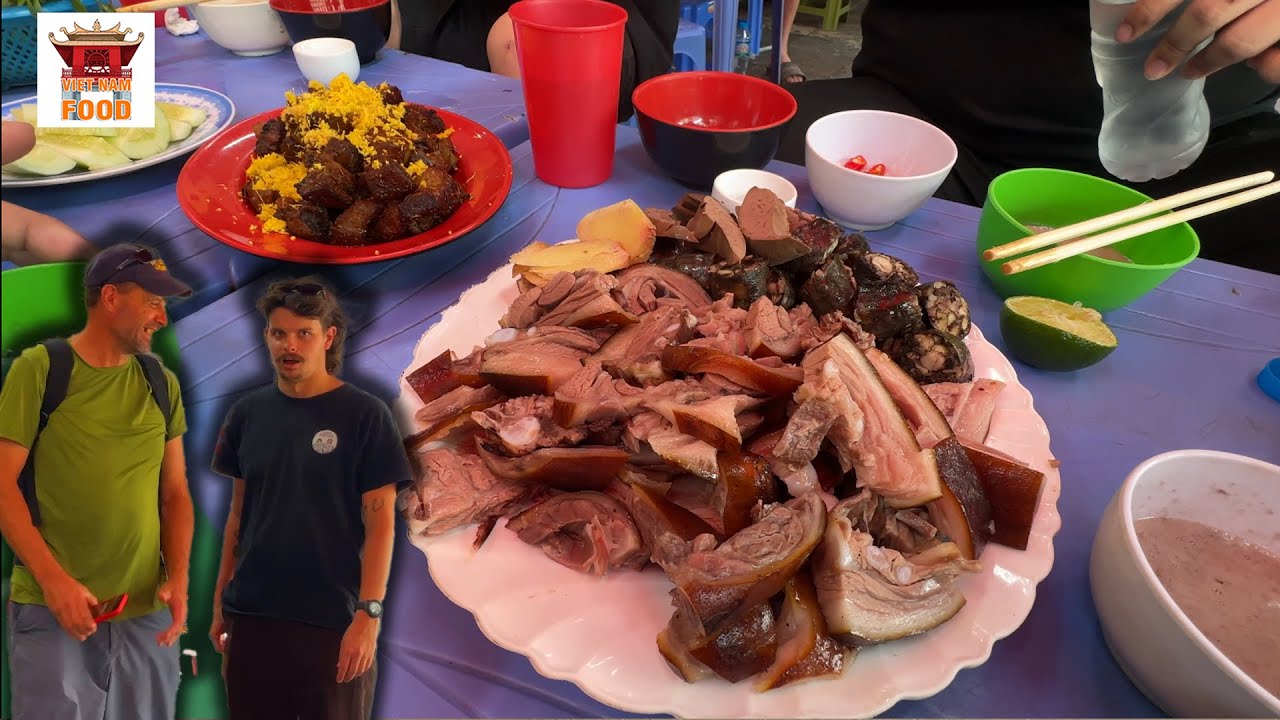 Thưởng thức Vitamin Gâu Gâu Phố Cổ Hà Nội | Viet Nam Food - YouTube