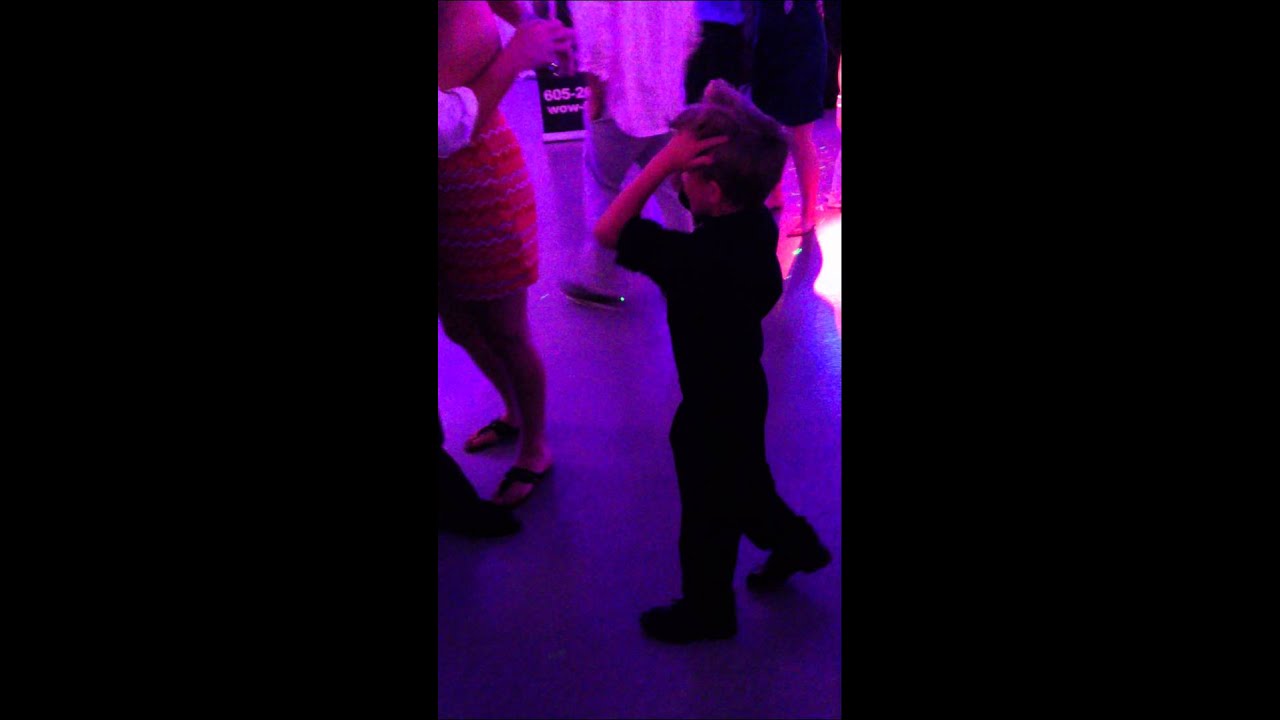 Little Kid Shows Off Wild Dance Moves - YouTube