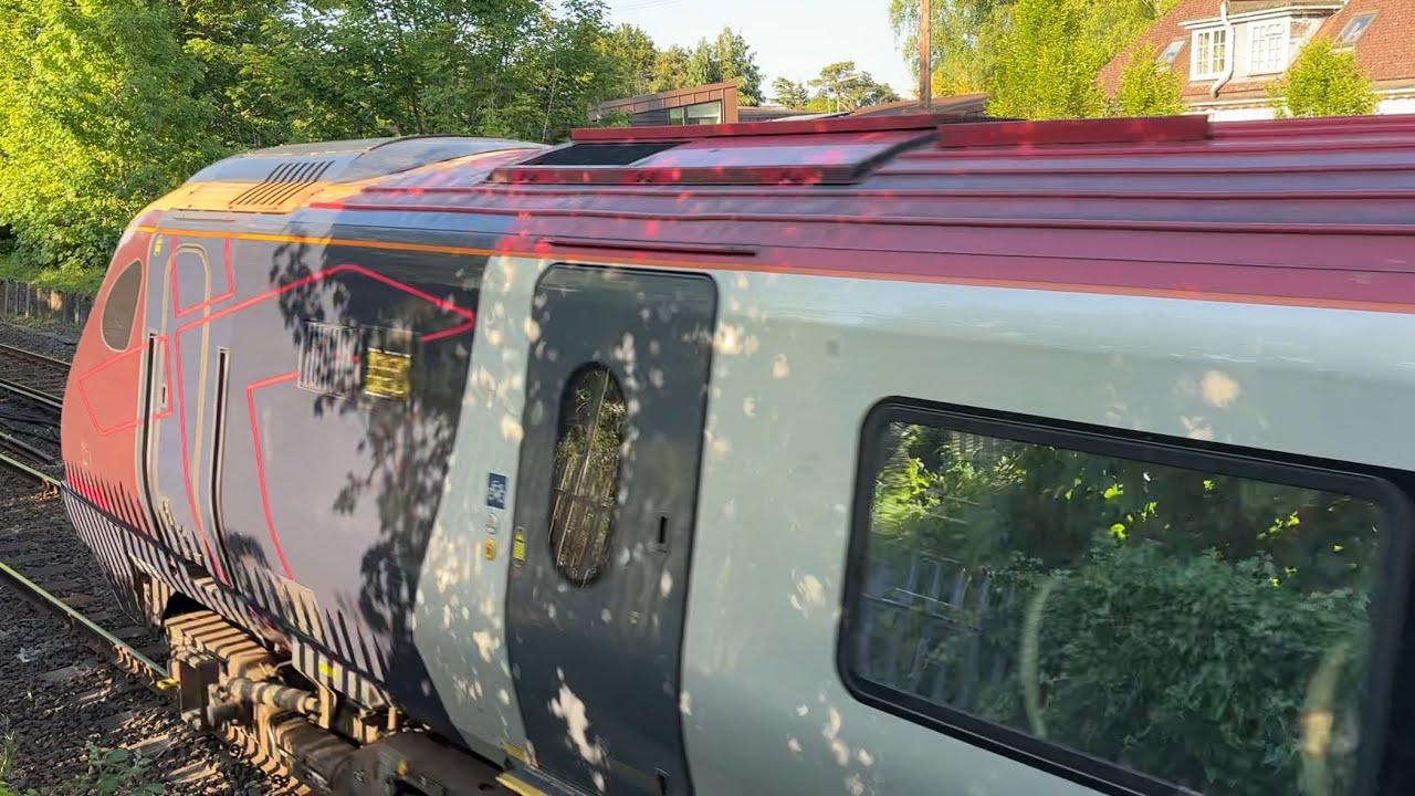 Class 221 Voyager | 221113 | Ex Avanti West Coast Livery | Cross ...