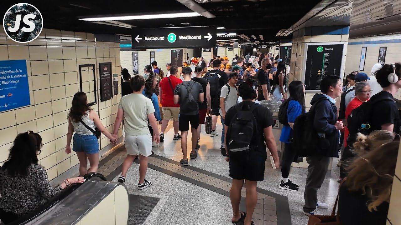 More Toronto Transit Woes | Subway Bypasses St Clair Station - YouTube