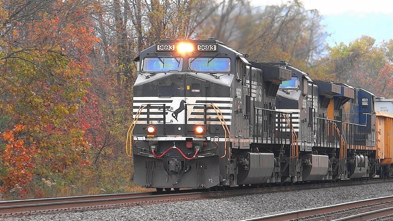 CSX Locomotive On a Norfolk Southern Train With a Meet - YouTube