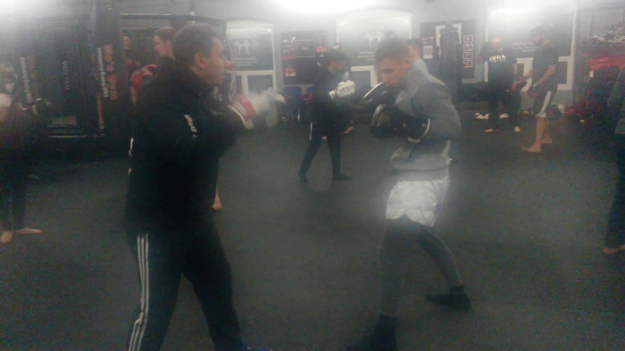 Mo's gym kickboxing /MMA Manchester(2) - YouTube