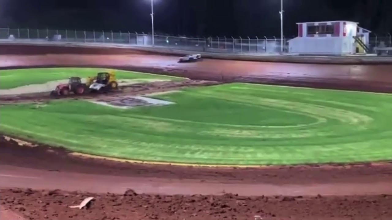 Some footage from Mountain View Speedway - YouTube