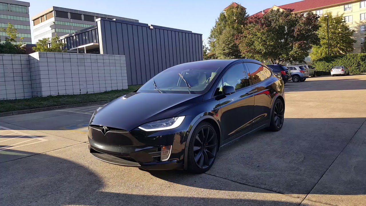 Tesla smart summon 2 - YouTube