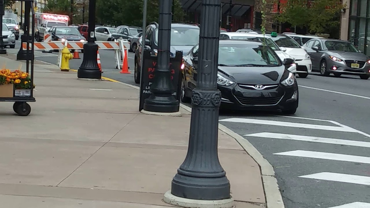 Traffic Not Moving for Responding Allentown Paramedics Ambulance - YouTube