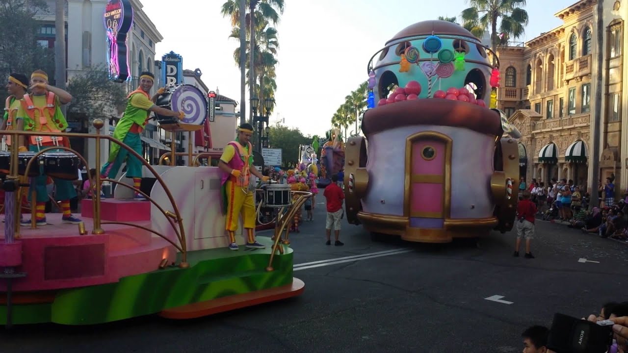 Parade at Universal Studios, Orlando - YouTube