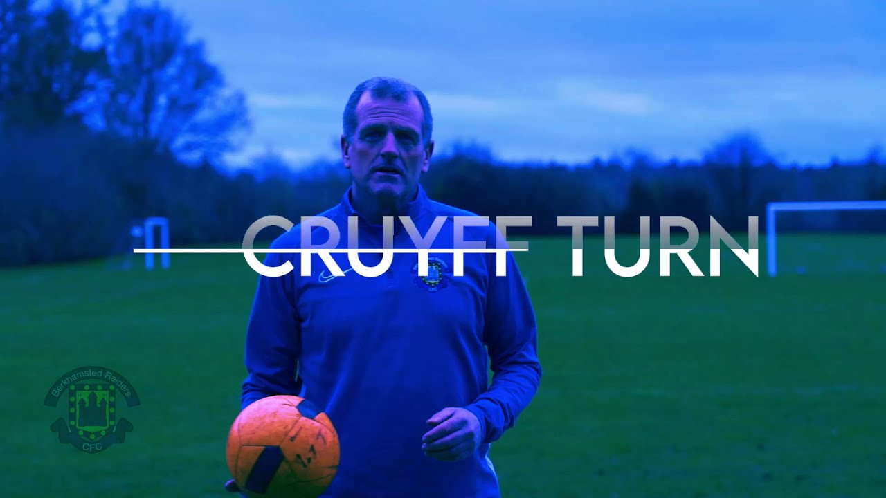Mastering the Cruyff Turn - YouTube