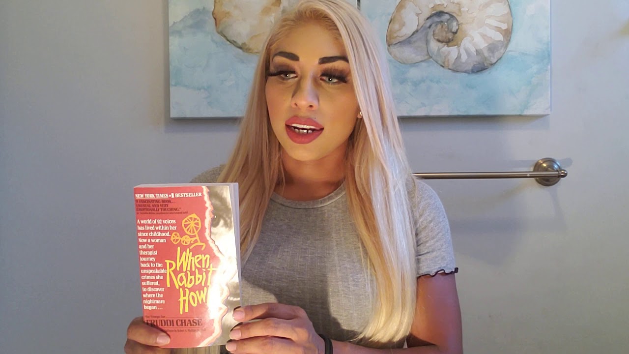 REVIEW! WHEN RABBIT HOWLS! BOOK - YouTube