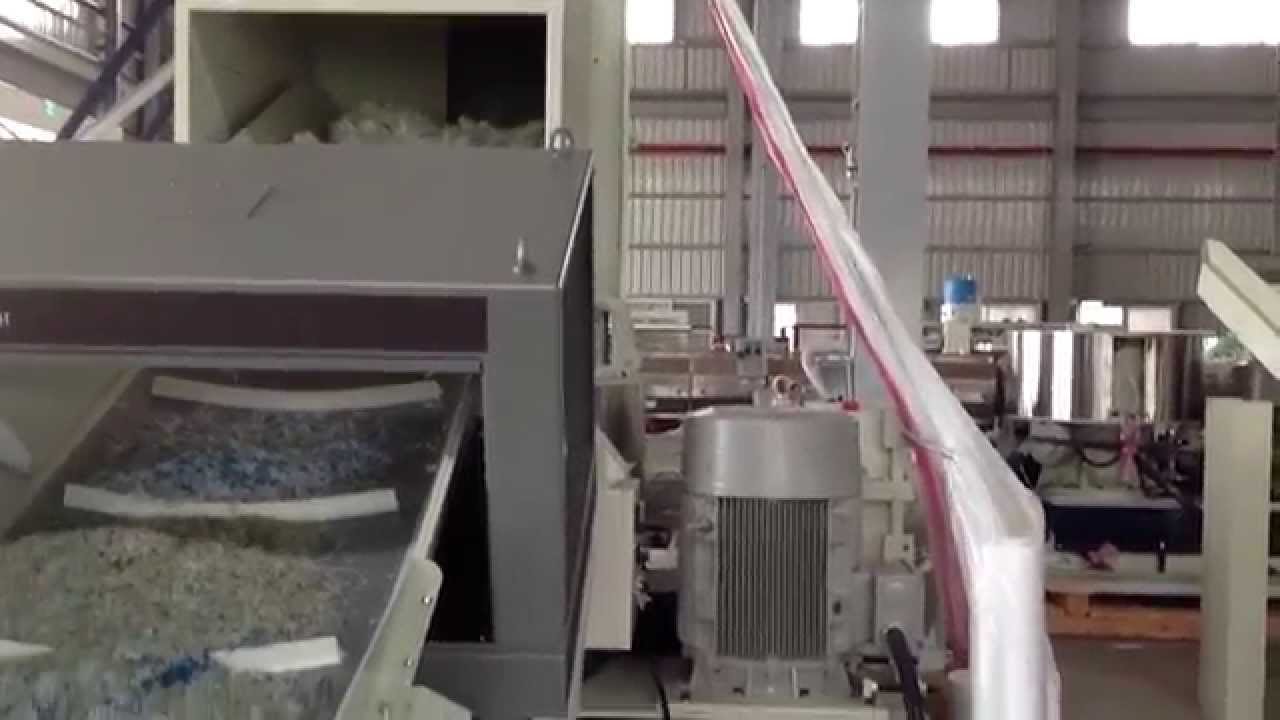 HDPE plastic recycling machine - YouTube