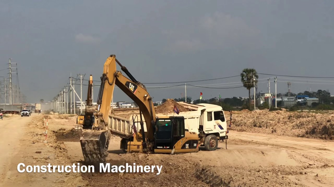 Good Excavator Digging land on the dump truck skills - YouTube