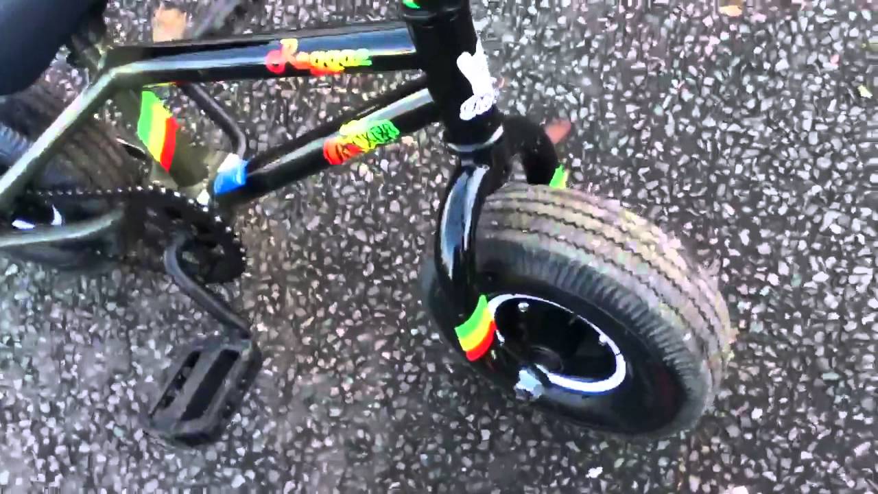 Rocker mini bmx - YouTube