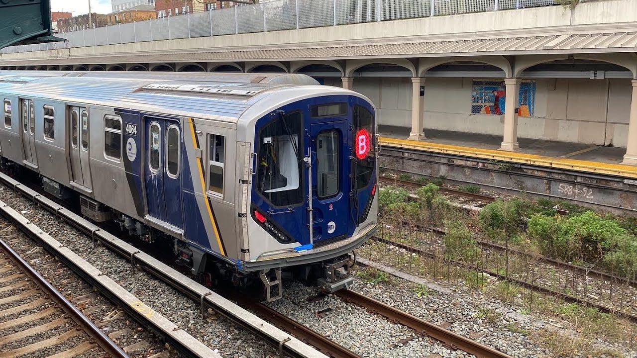 R211 action along the sea beach line - YouTube