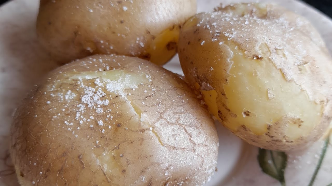 Cómo se hacen papas saladas - YouTube