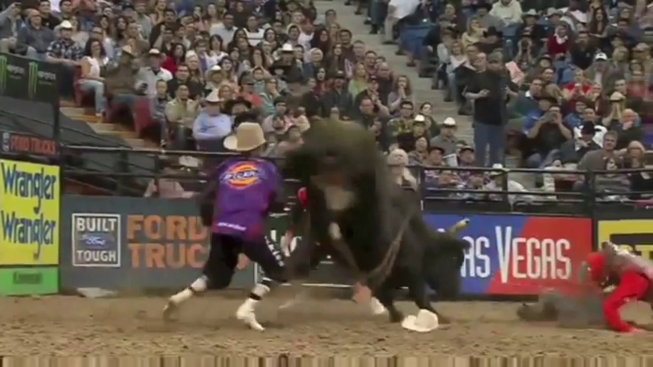 Some of the Top Bull Riding Wrecks - YouTube