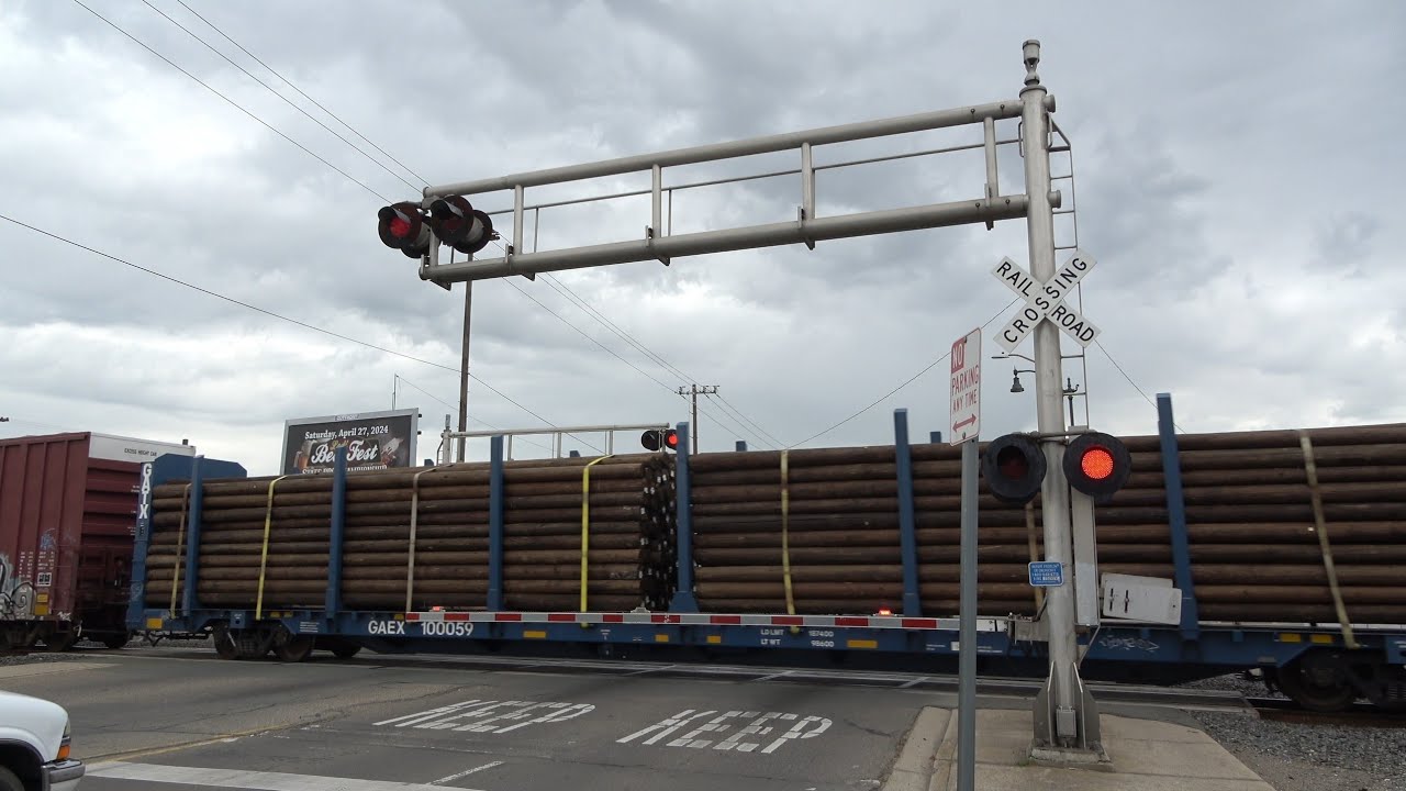 UP 2672 Manifest Train South - E Lodi Ave. Railroad Crossing, Lodi CA ...