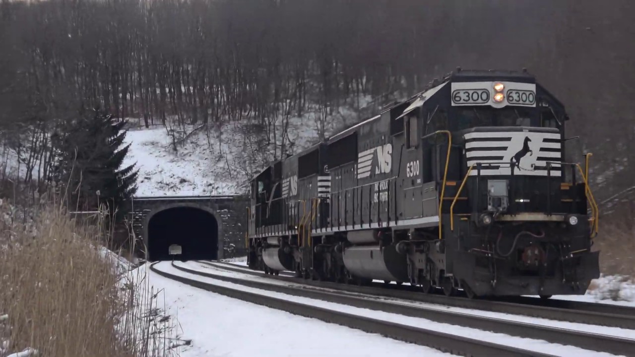 lots of action @ Gallitzin tunnels 4k - YouTube