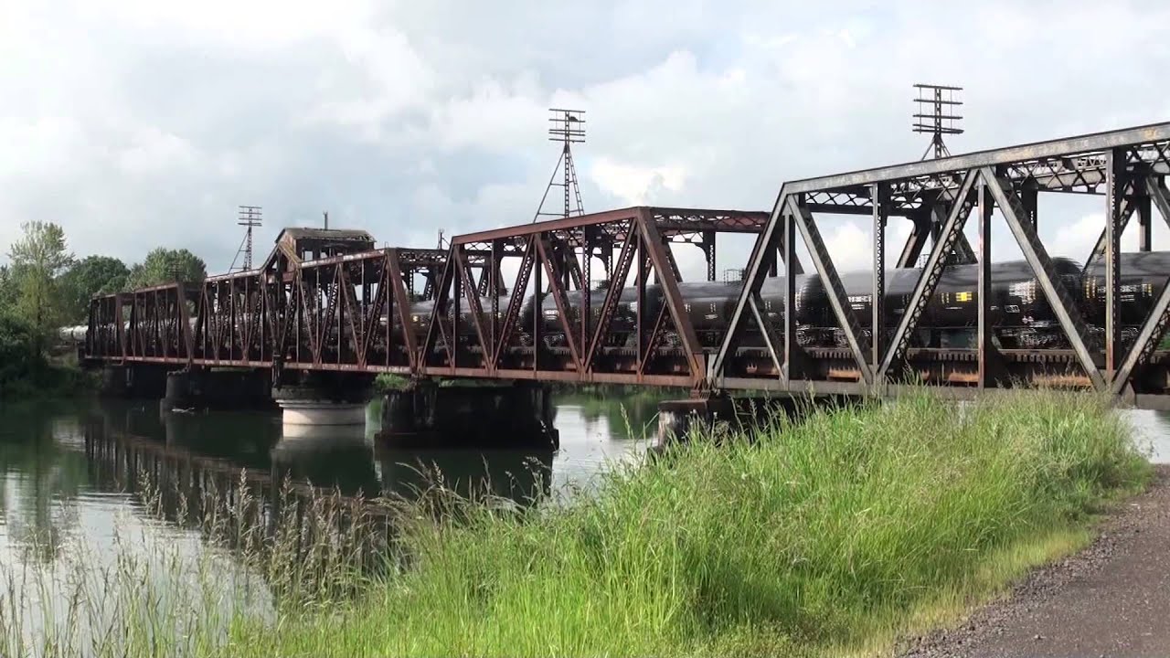 Railfanning The Ghost Bridge: 5-19-14 - YouTube
