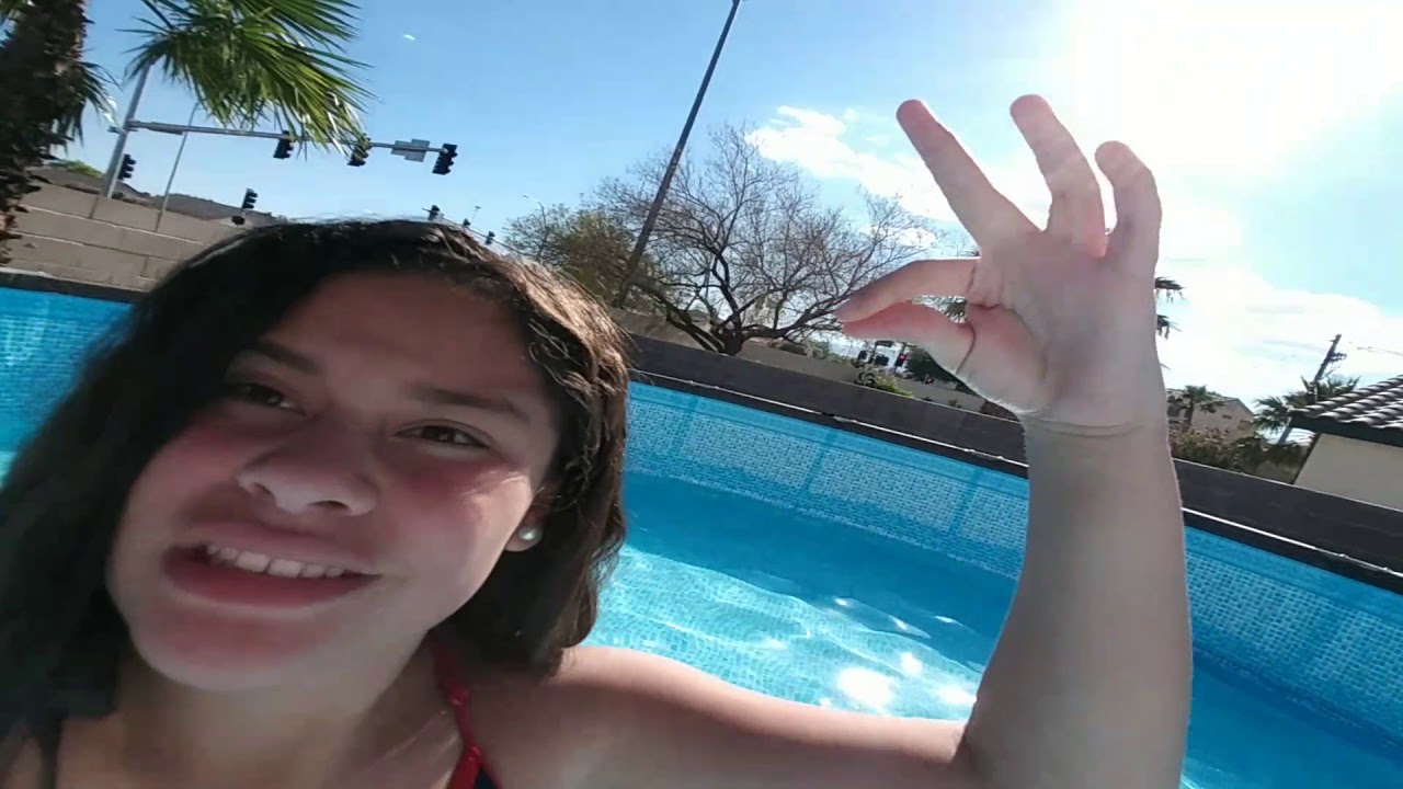 Pool day vlog😇 - YouTube