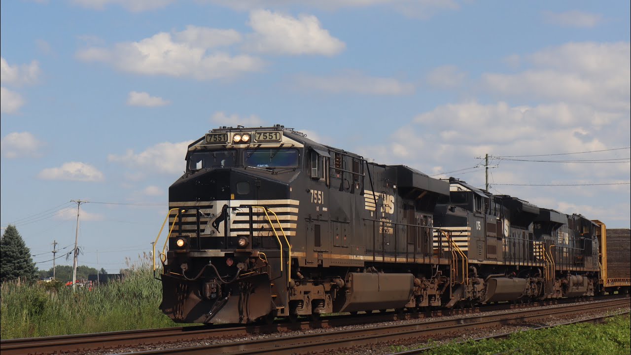 NS 13Q clears Northwood with NS 7551 leading and sad sounding K5LA - YouTube
