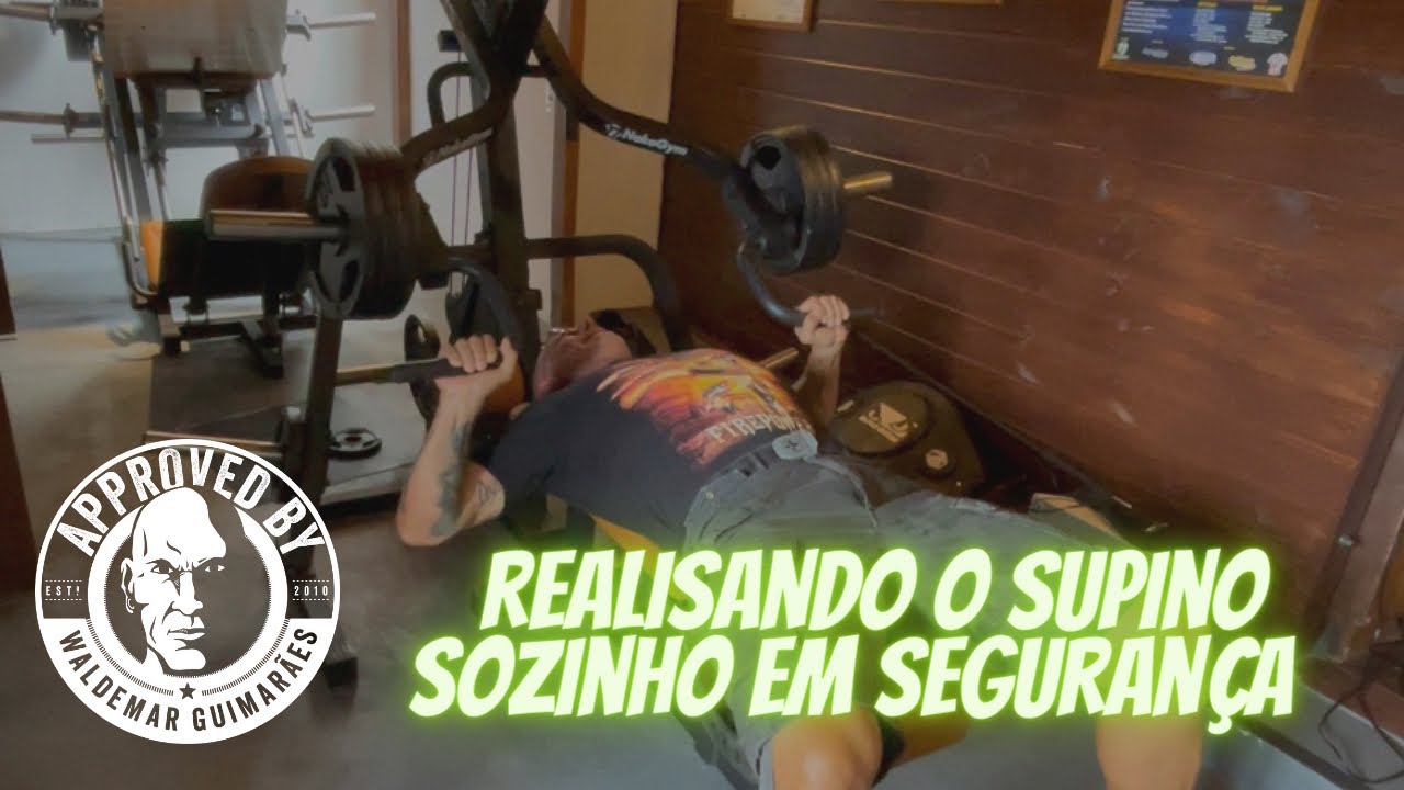 Realizando o supino sozinho em segurança - YouTube