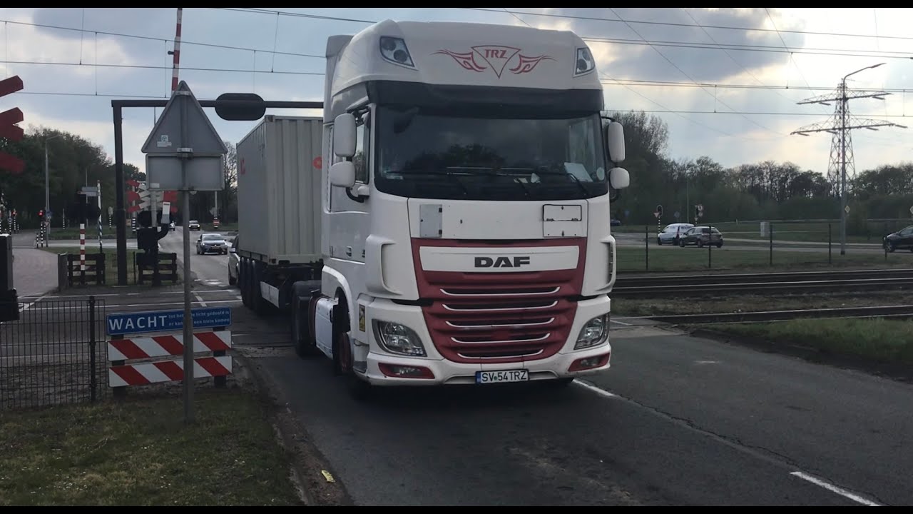 DAF Truck TRZ with Container Car at Blerick the NL 🇳🇱 April 13-2025 ...